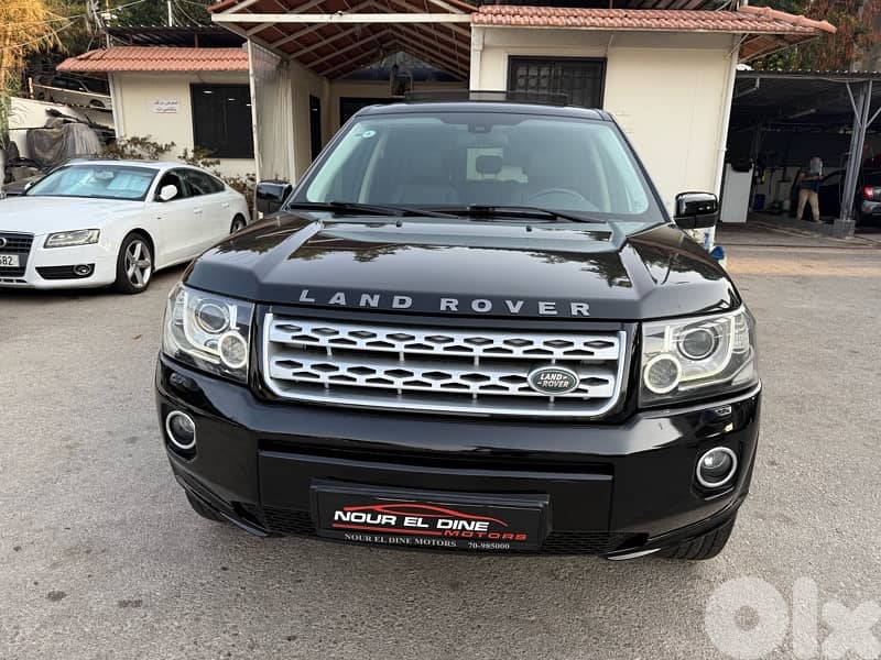 Land Rover LR2 HSE MODEL 2013 from company Lebanon !!! 48000 km only ...