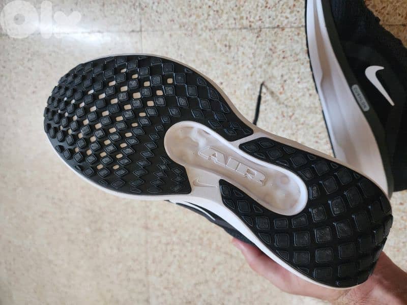 jedid bel 3elbe ha2o 3end nike 170$ badi fi 125 $ size 44wns blbia 44 ...