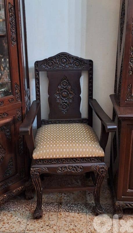 complete dining table and 8 chairs (2armchairs) 2 showcases - Dining ...