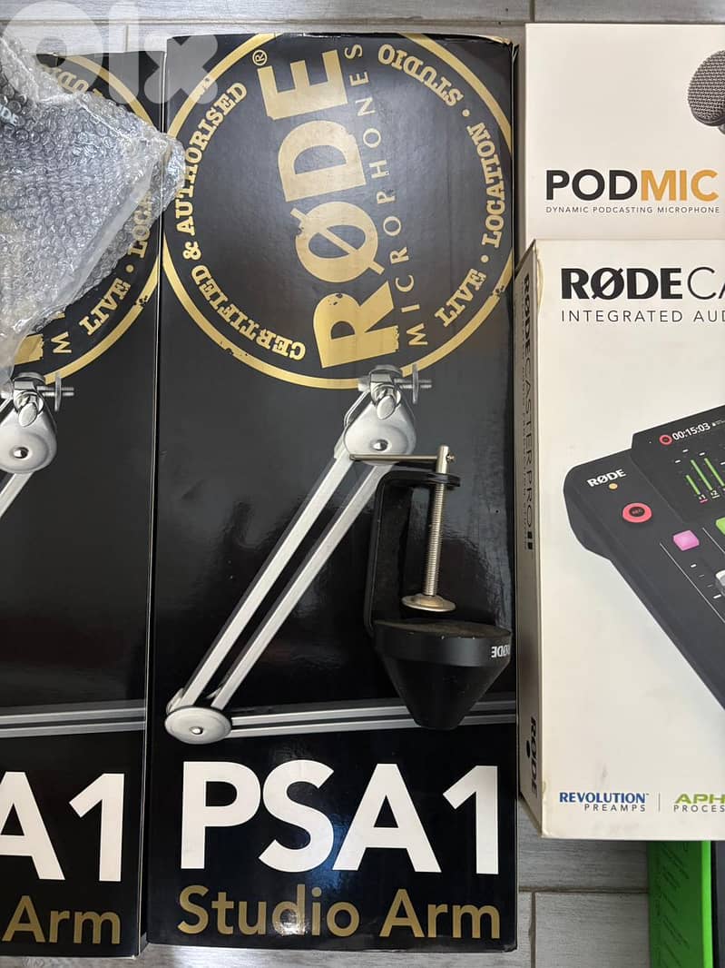 Full Podcast Setup - Up to 4 mics - Rode RodeCaster Podmic - Musical ...