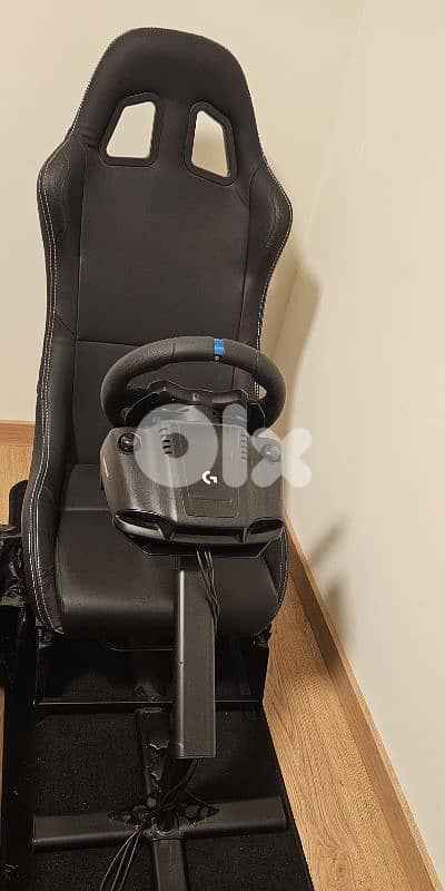 Logitech g923 wheel + pedals + carpet + racing seat ps5 / pc / xbox ...