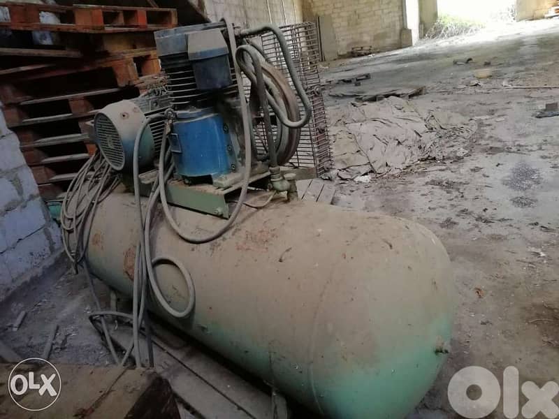 Italian Air compressor 500L - Industrial & Construction Equipment ...